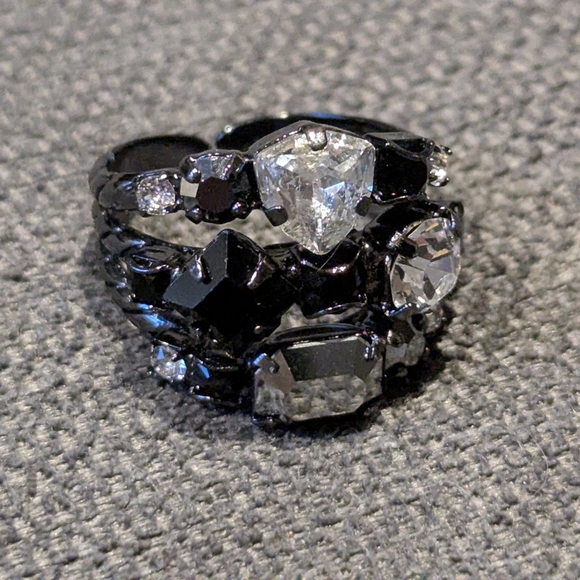 Sorrelli | Jewelry | Sorrelli Black And Silver Intricate Gemstone Ring ...